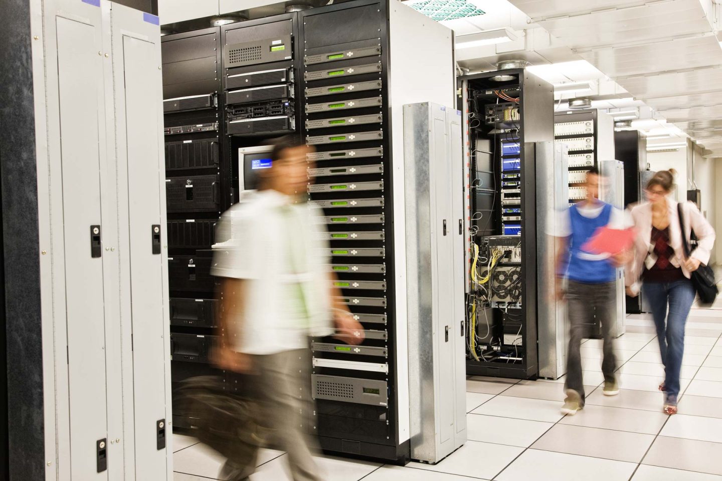 Data Center UPS | Falcon UPS Systems for Reliable Backup Power